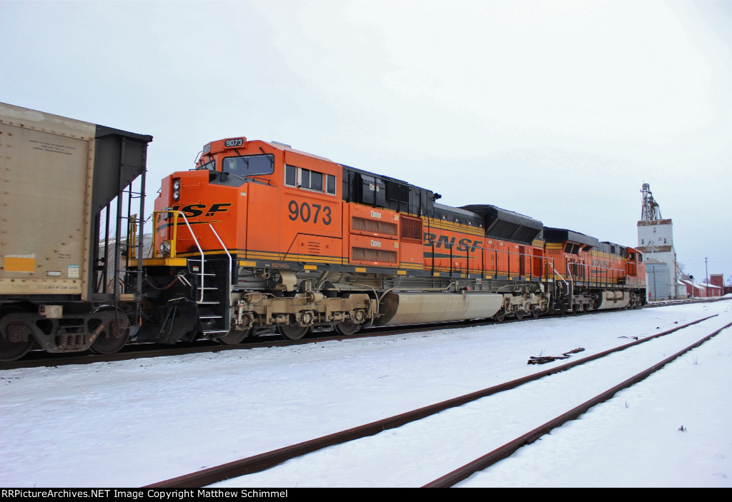 BNSF 9073